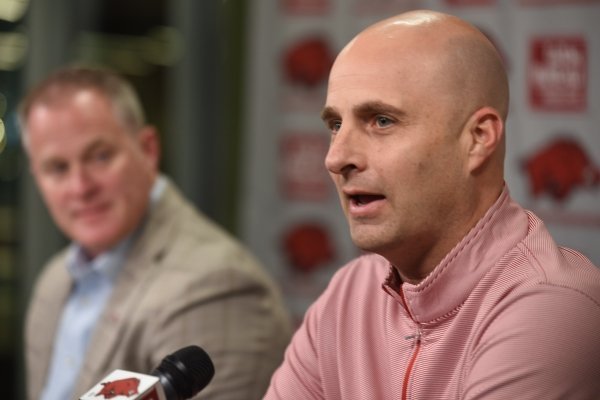 Former Arkansas Razorbacks Coach Barry Lunney Jr. Fearlessly Confronts ...